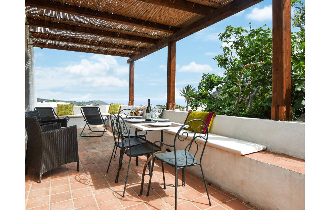 90 M² House ∙ 3 Bedrooms ∙ 7 Guests - Pantelleria