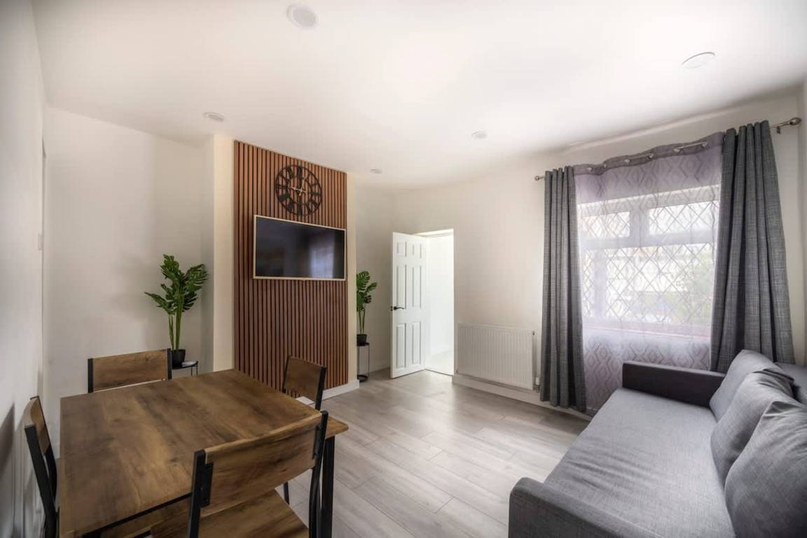 Apartment ∙ 3 Bedrooms ∙ 7 Guests - Barrow-in-Furness