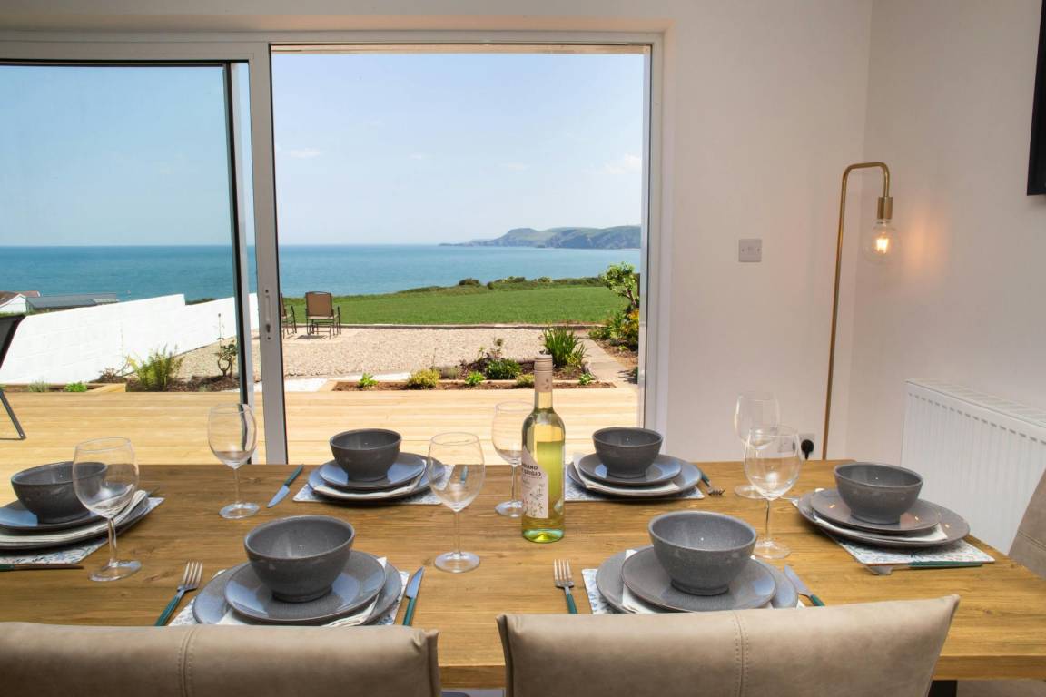 127 M² Cottage ∙ 3 Bedrooms ∙ 6 Guests - Aberporth