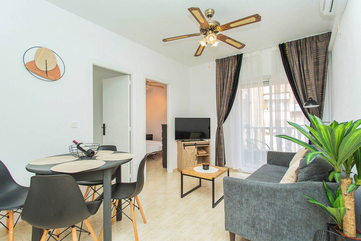 58 M² Apartment ∙ 2 Bedrooms ∙ 4 Guests - Torrevieja