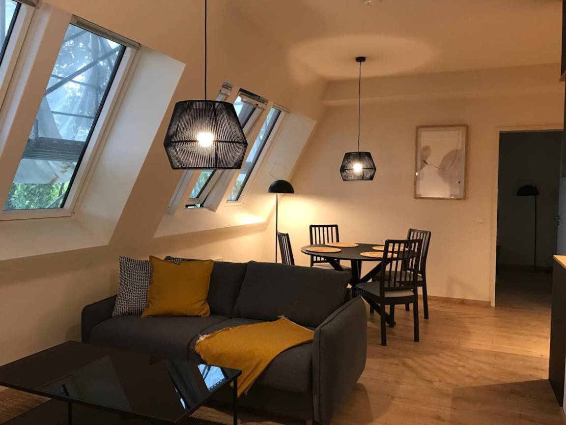 73 M² Ferienwohnung ∙ 2 Schlafzimmer ∙ 4 Gäste - München