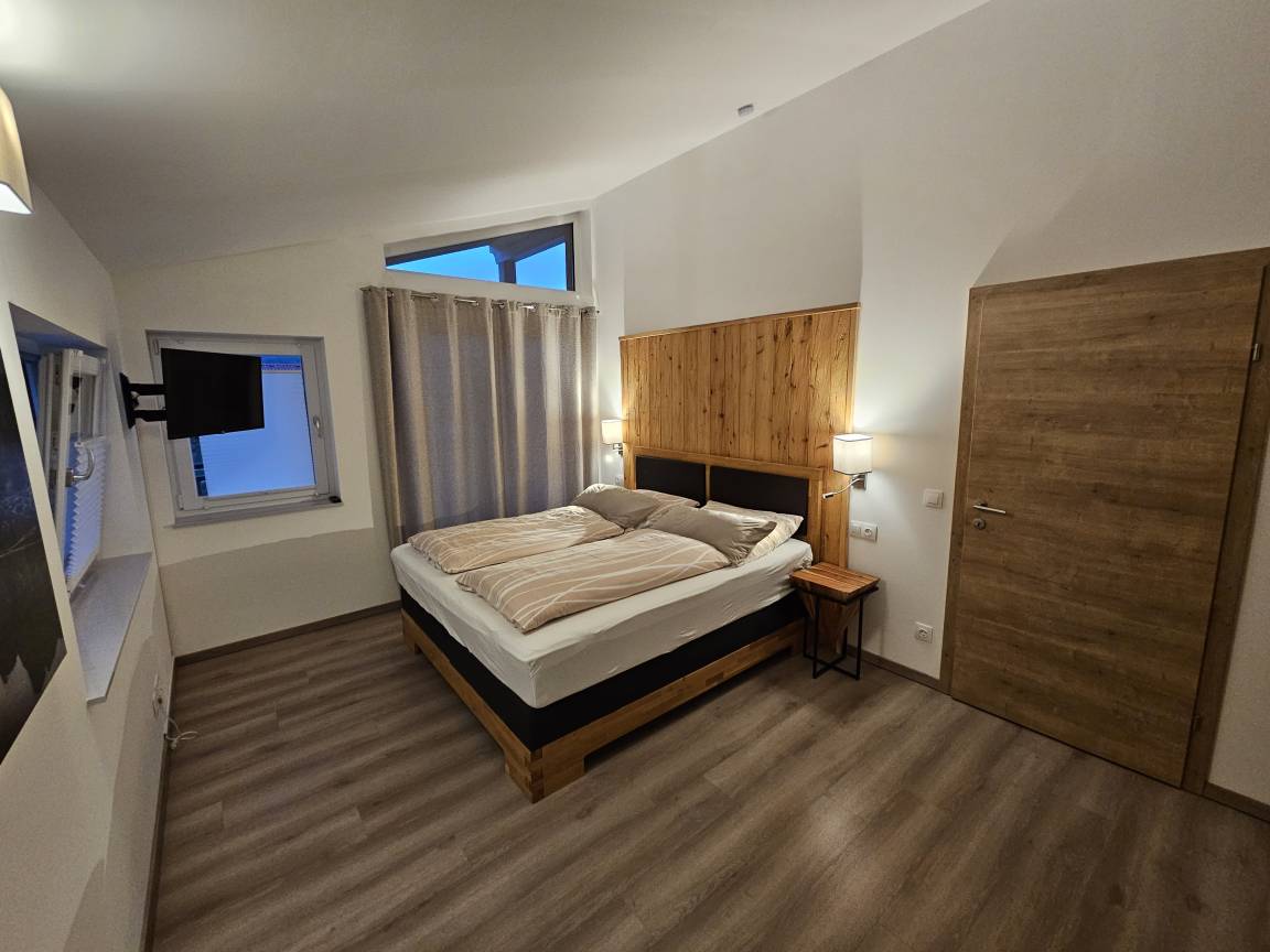 100 M² Appartement ∙ 2 Slaapkamers ∙ 5 Gasten - Siegsdorf