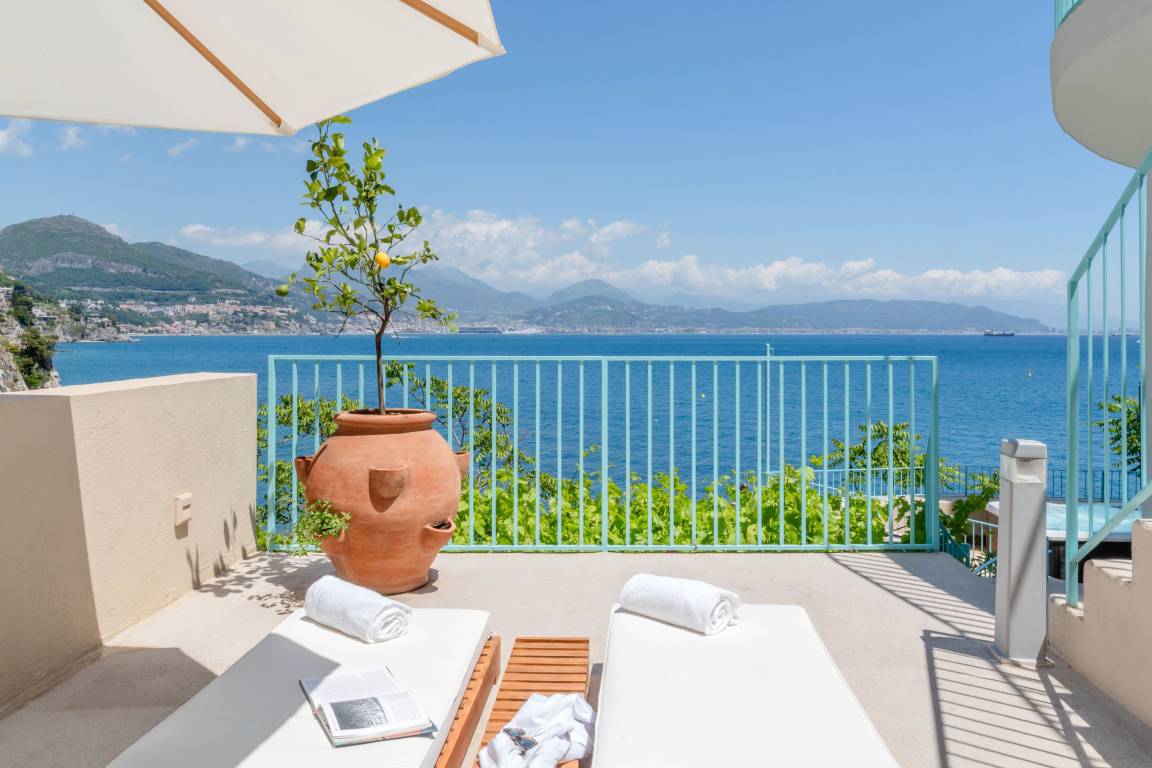 200 M² Villa ∙ 3 Bedrooms ∙ 6 Guests - Vietri sul Mare