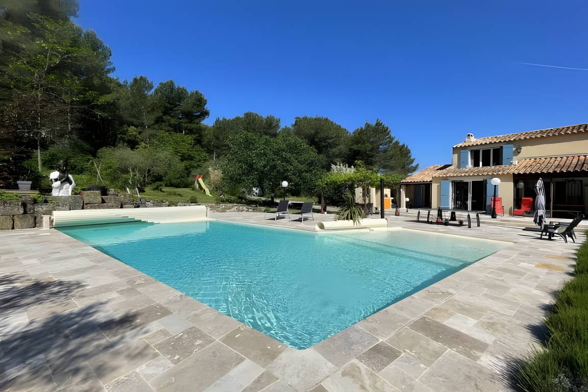 230 M² Maison De Vacances ∙ 5 Chambres ∙ 10 Personnes - Éguilles