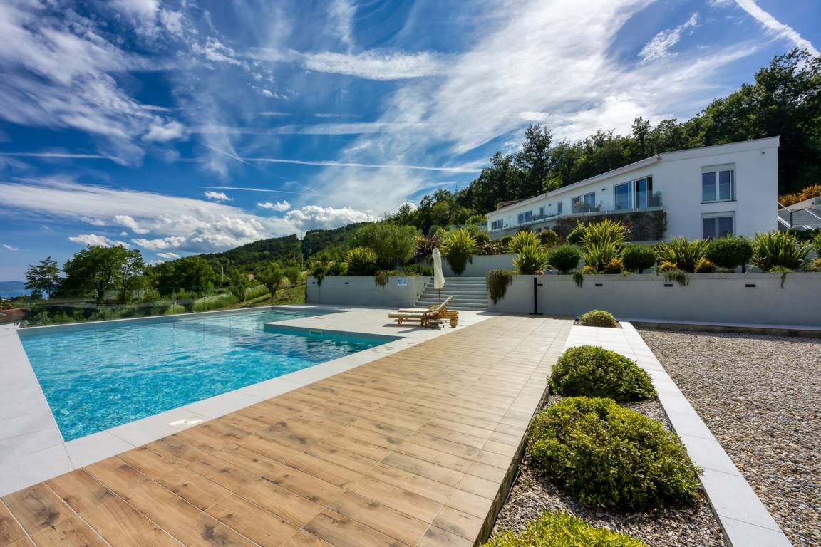 300 M² Villa ∙ 4 Chambres ∙ 8 Personnes - Opatija