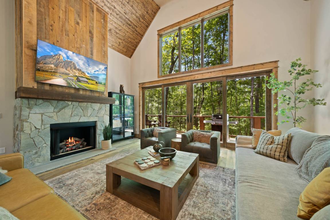 199 M² Cabin ∙ 4 Bedrooms ∙ 12 Guests - Beech Mountain, NC
