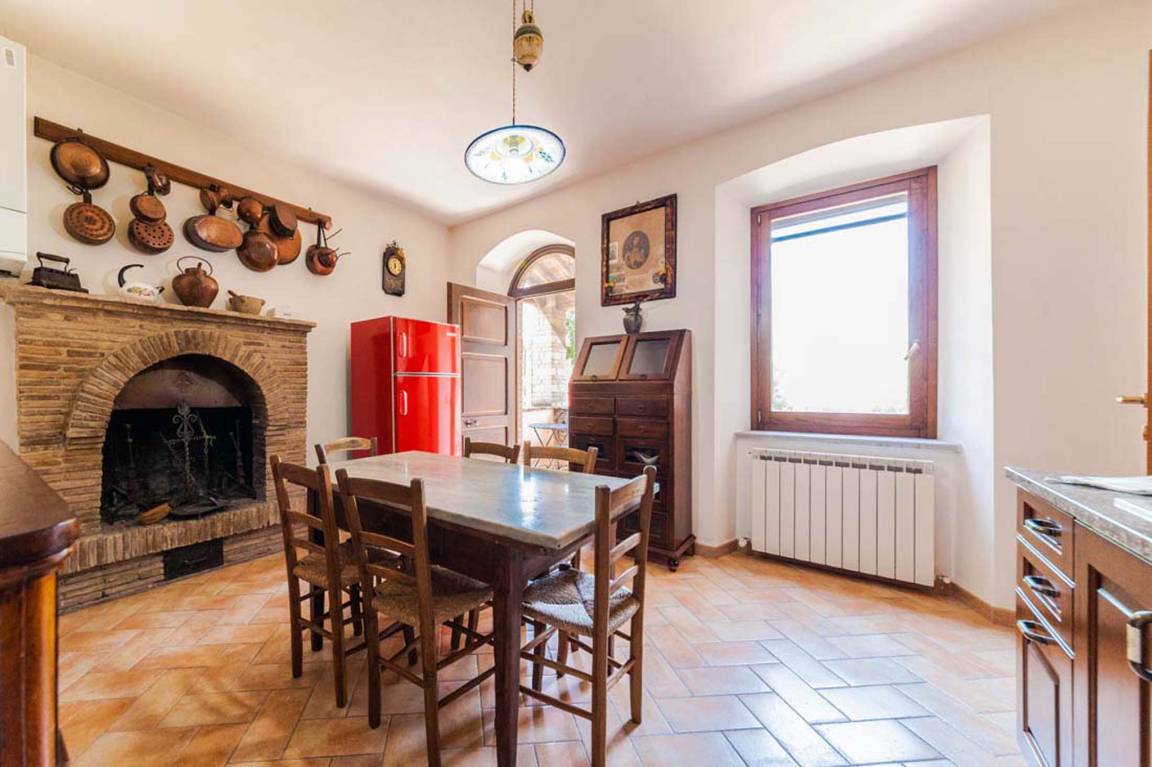 170 M² Farmhouse ∙ 4 Bedrooms ∙ 9 Guests - Bolsena