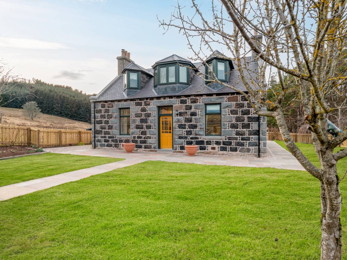 Cottage ∙ 3 Bedrooms ∙ 6 Guests - Moray