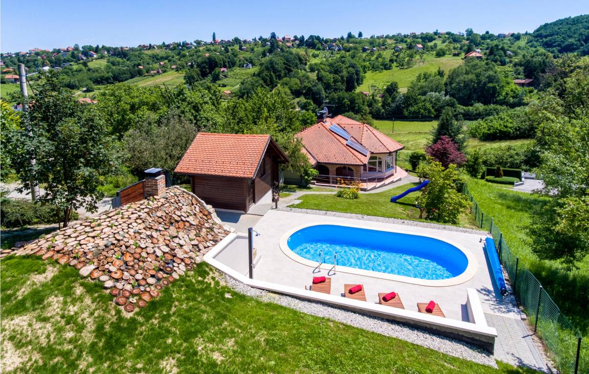 94 M² Ferienhaus ∙ 2 Schlafzimmer ∙ 6 Gäste - Varaždin
