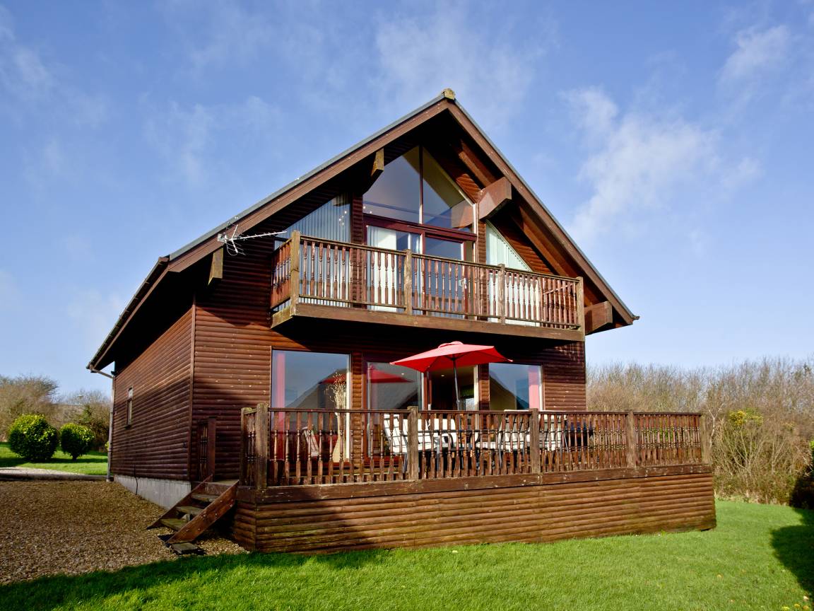 Chalet ∙ 3 Bedrooms ∙ 6 Guests - Cornwall
