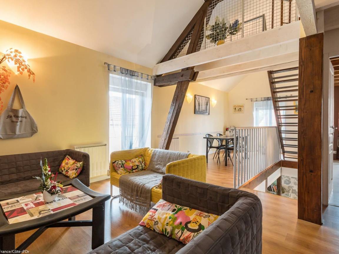 75 M² Cottage ∙ 2 Bedrooms ∙ 4 Guests - Dijon