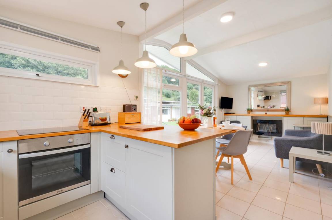 Lodge ∙ 2 Bedrooms ∙ 4 Guests - The Mumbles