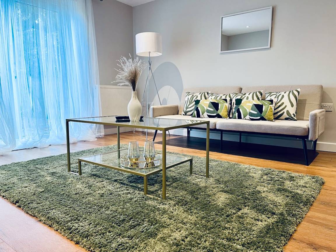 75 M² Huis ∙ 2 Slaapkamers ∙ 4 Gasten - Watford