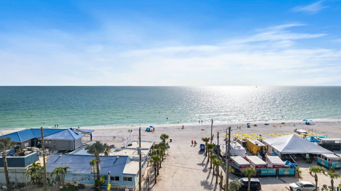 147 M² House ∙ 3 Bedrooms ∙ 8 Guests - St. Pete Beach, FL