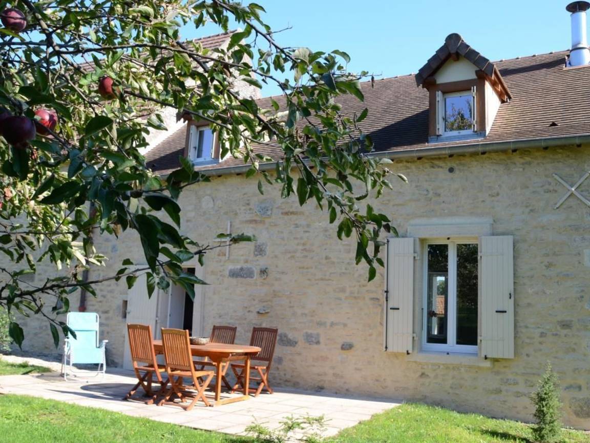 75 M² Cottage ∙ 2 Bedrooms ∙ 4 Guests - Beaune
