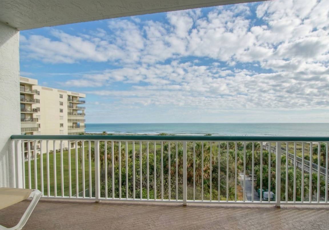 Condo ∙ 2 Bedrooms ∙ 6 Guests - Cocoa Beach, FL