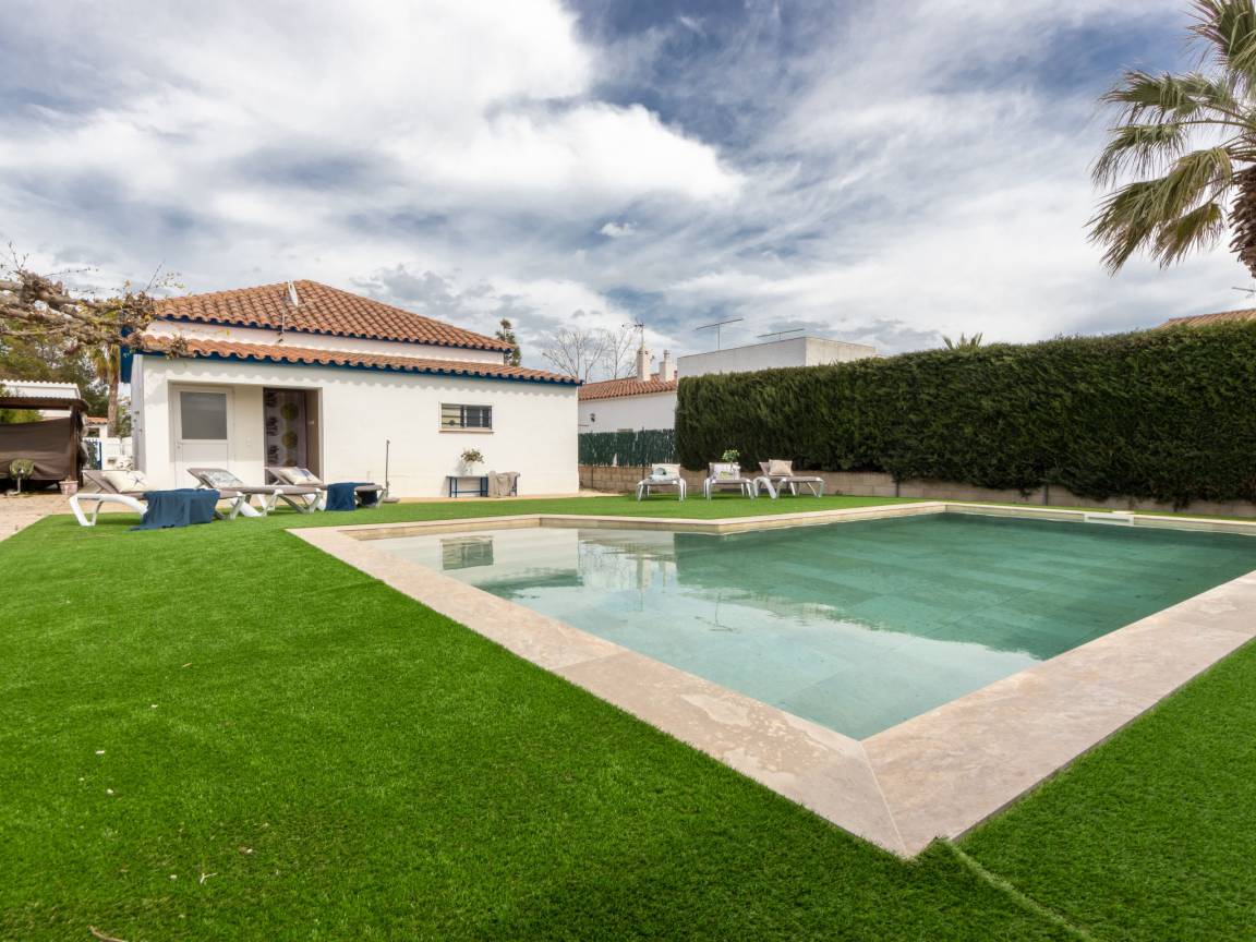 190 M² Casa ∙ 4 Habitaciones ∙ 8 Huéspedes - Riumar