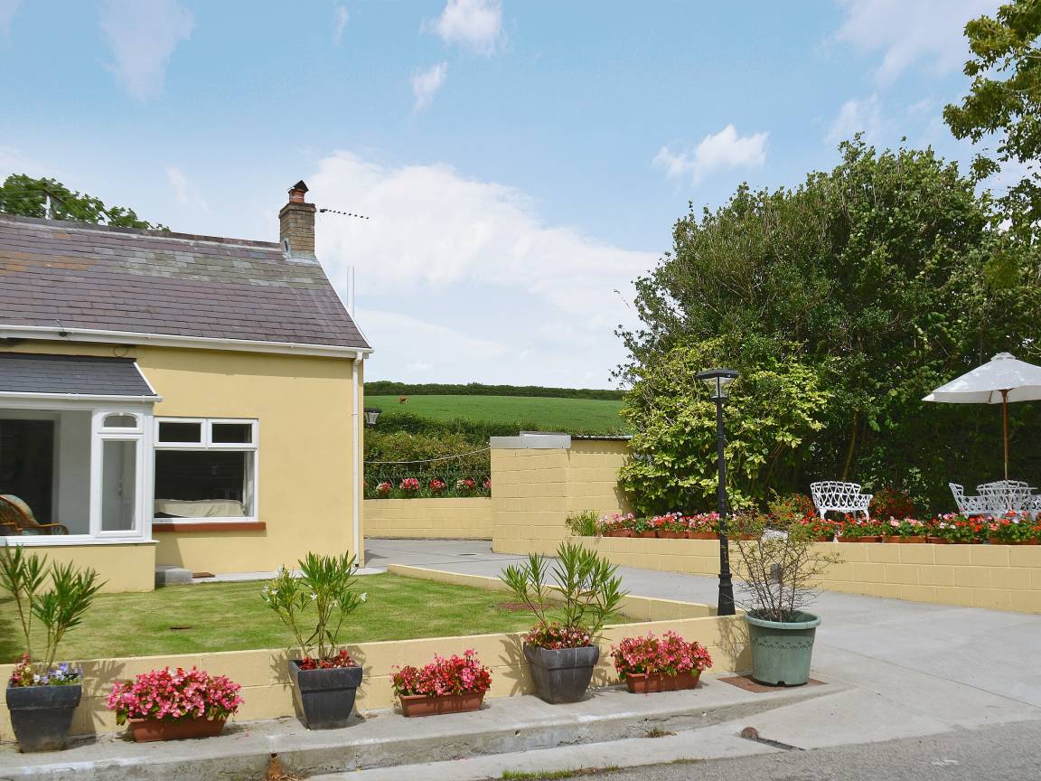 Cottage ∙ 3 Bedrooms ∙ 6 Guests - Burry Port