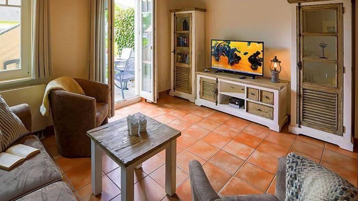 72 M² Ferienhaus ∙ 2 Schlafzimmer ∙ 6 Gäste - Nienhagen