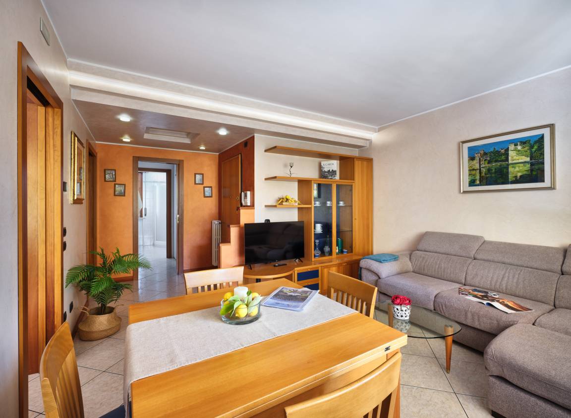 110 M² Huoneisto ∙ 3 Makuuhuonetta ∙ 6 Vierasta - Garda