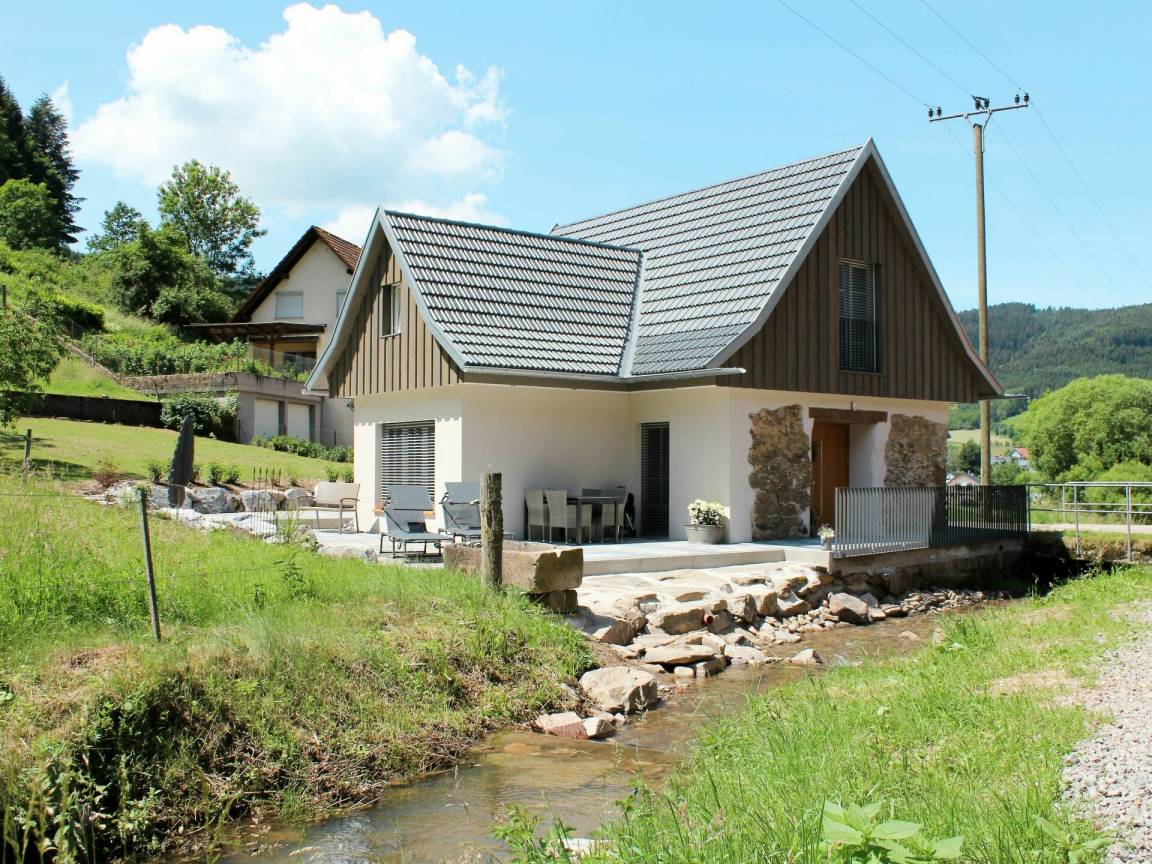 70 M² Ferienhaus ∙ 2 Schlafzimmer ∙ 4 Gäste - Elzach