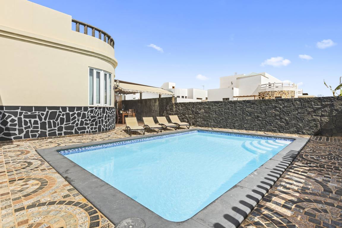 220 M² Villa ∙ 4 Habitaciones ∙ 8 Huéspedes - Arrecife