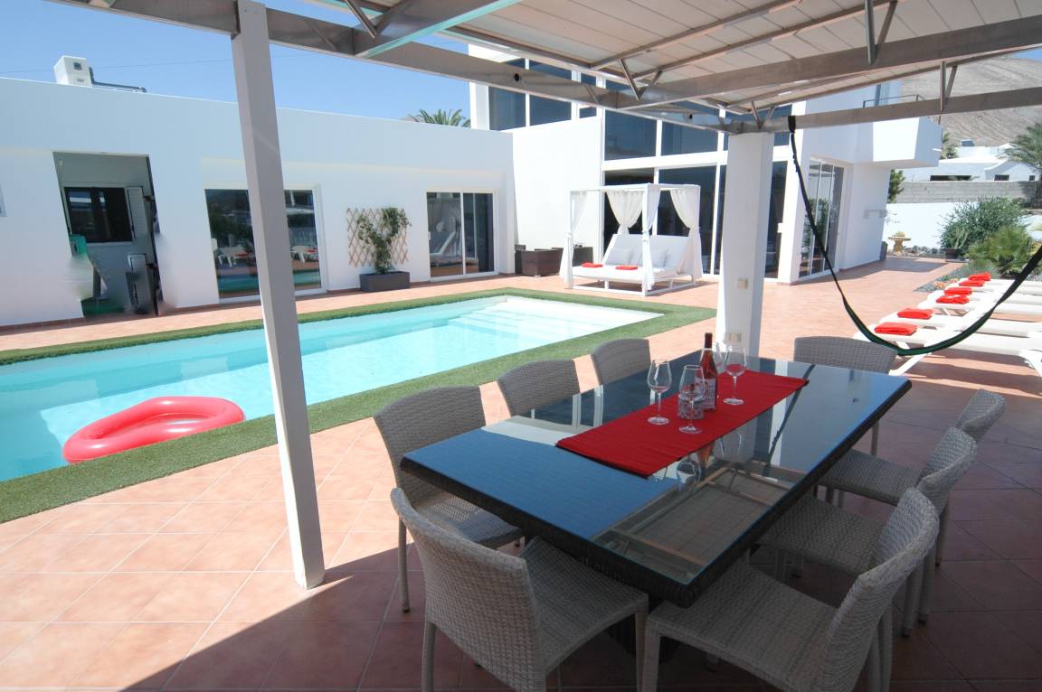 180 M² Villa ∙ 4 Habitaciones ∙ 11 Huéspedes - Arrecife