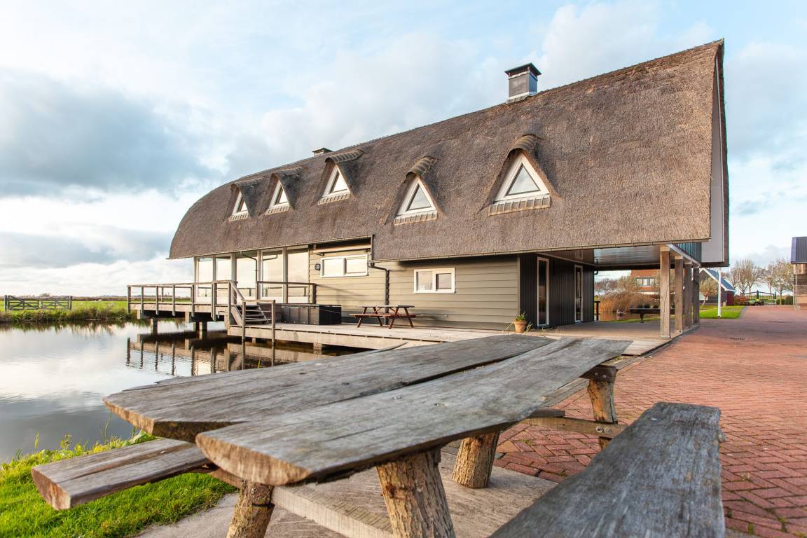 227 M² Villa ∙ 4 Slaapkamers ∙ 10 Gasten - Purmerend