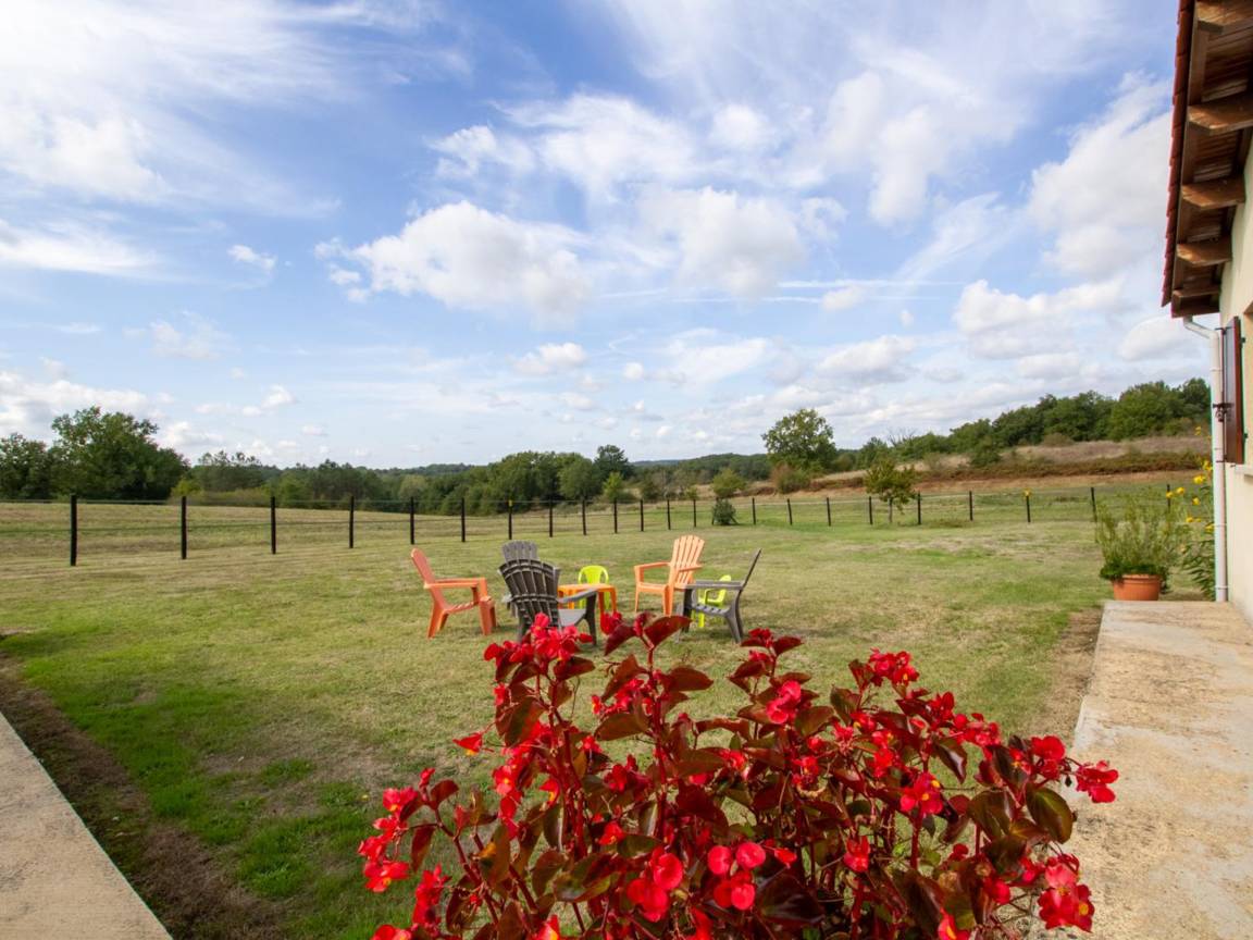 185 M² Cottage ∙ 3 Bedrooms ∙ 6 Guests - Dordogne