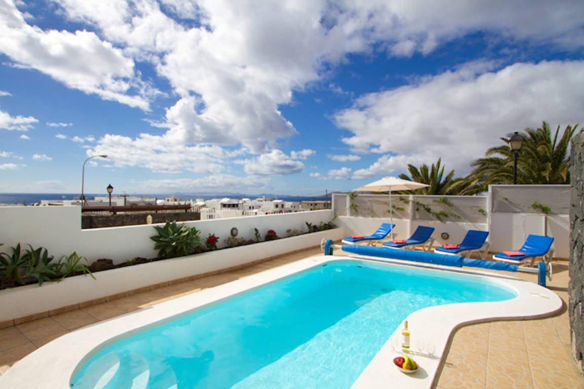 Villa ∙ 3 Bedrooms ∙ 6 Guests - Puerto del Carmen
