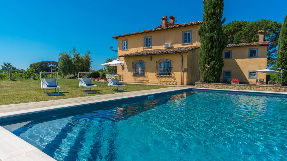 400 M² Villa ∙ 6 Habitaciones ∙ 12 Huéspedes - Arezzo, Italia