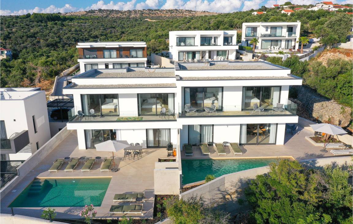 113 M² Dúplex ∙ 3 Habitaciones ∙ 8 Huéspedes - Rab
