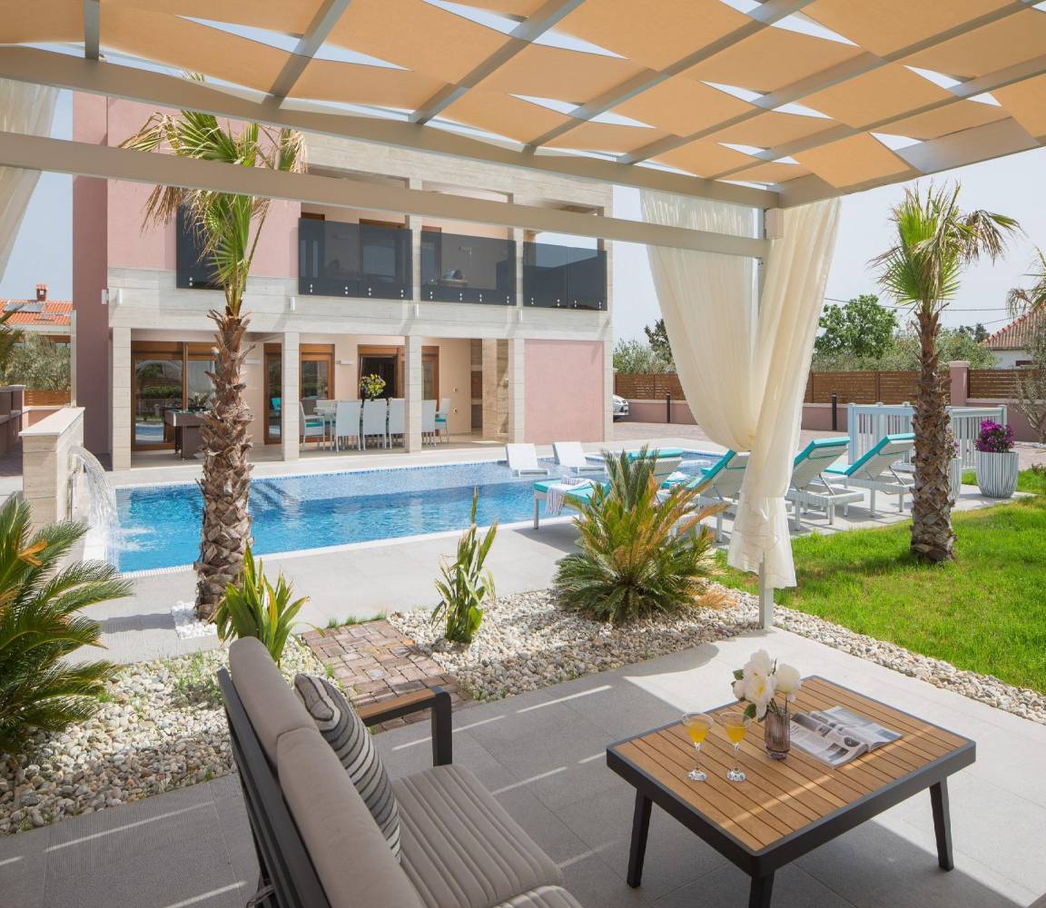 250 M² Ferienhaus ∙ 4 Schlafzimmer ∙ 10 Gäste - Vir
