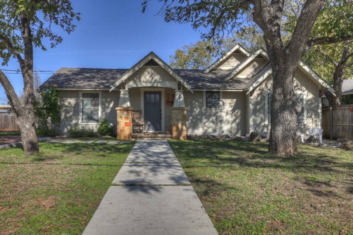 House ∙ 1 Bedroom ∙ 5 Guests - Fredericksburg, TX