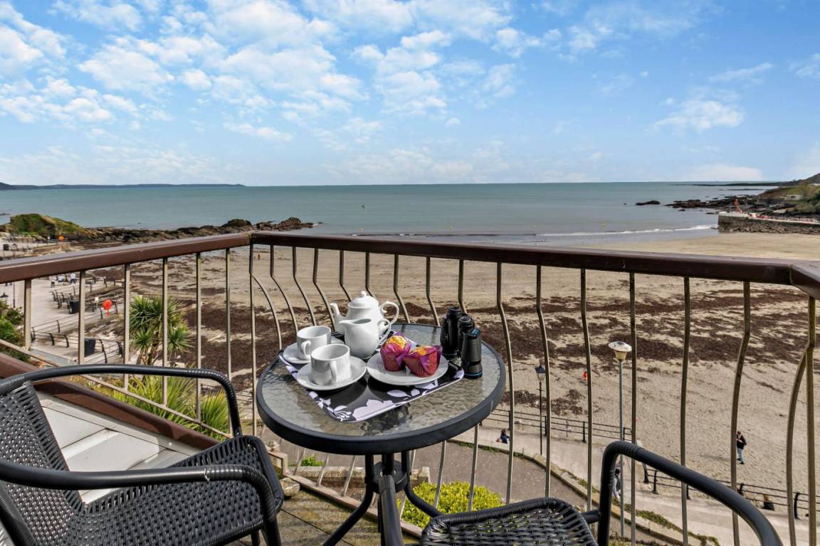 Apartment ∙ 3 Bedrooms ∙ 5 Guests - Looe