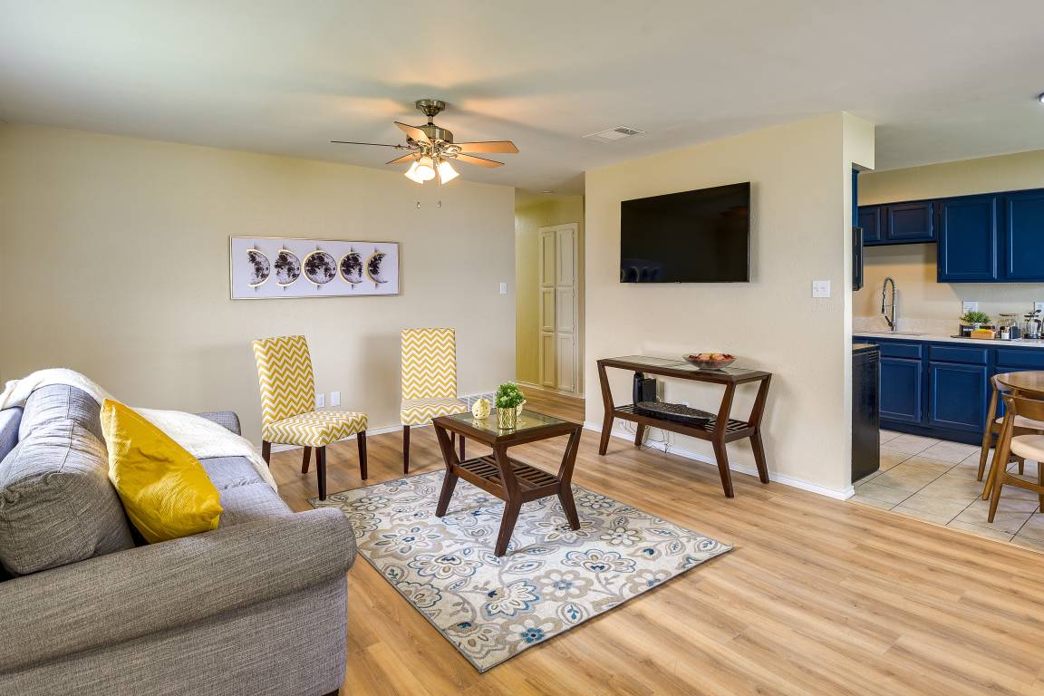 83 M² Apartment ∙ 2 Bedrooms ∙ 6 Guests - Waxahachie, TX