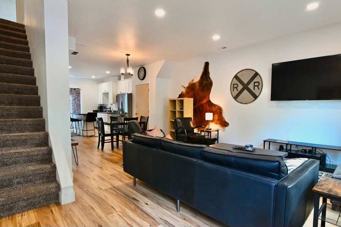 Apartment ∙ 2 Bedrooms ∙ 7 Guests - Sheridan, WY