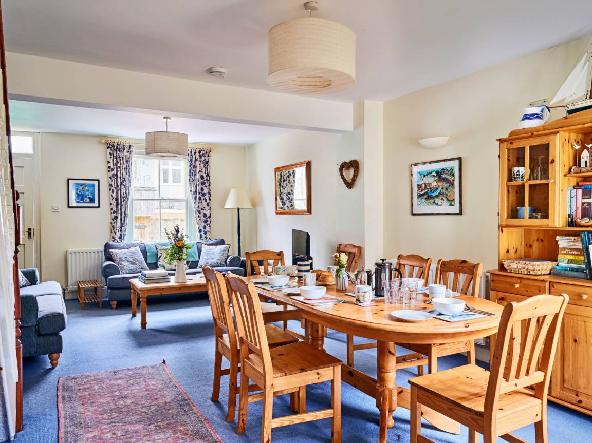 120 M² House ∙ 4 Bedrooms ∙ 6 Guests - South Sands Beach