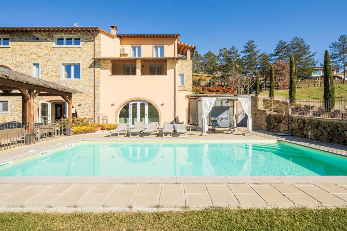 945 M² Villa Vacanza ∙ 14 Camere Da Letto ∙ 28 Ospiti - Poppi