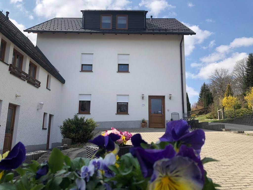 64 M² Ferienwohnung ∙ 2 Schlafzimmer ∙ 4 Gäste - Bad Brambach
