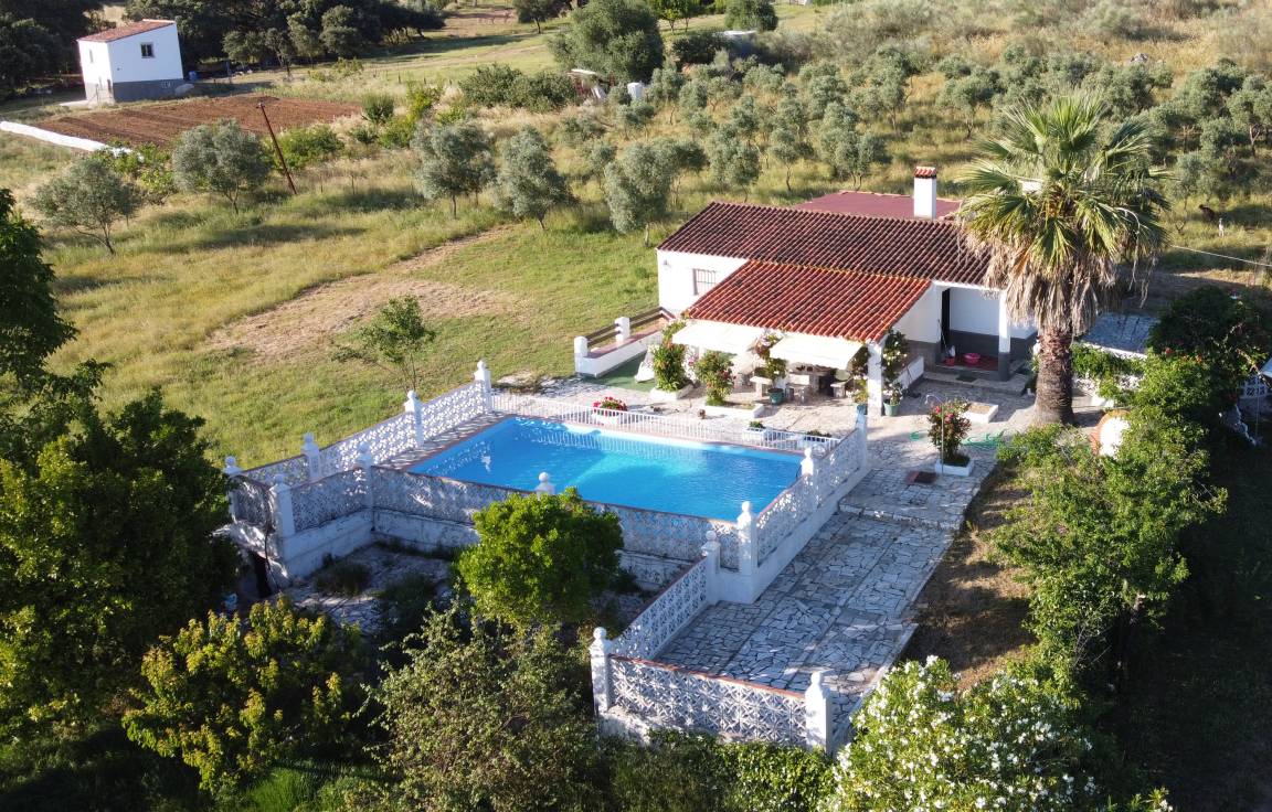 200 M² Villa ∙ 5 Habitaciones ∙ 10 Huéspedes - Aroche