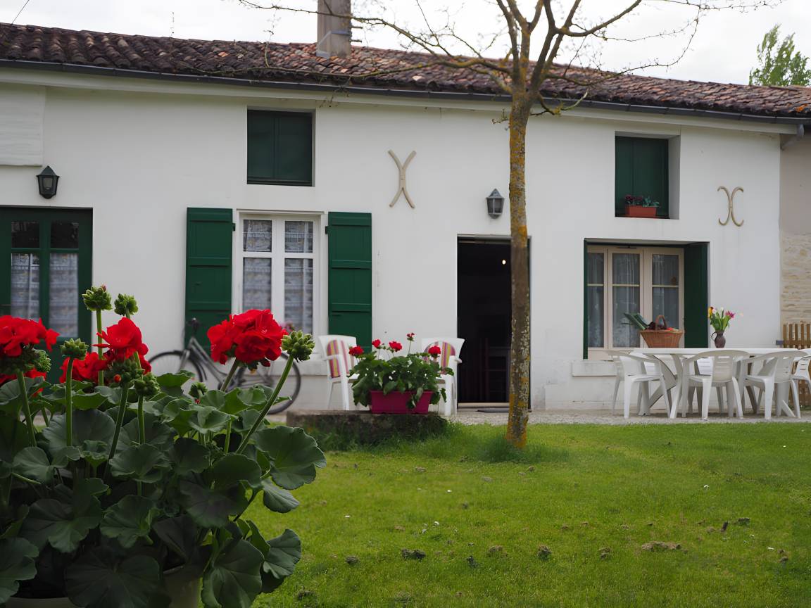 170 M² Maison De Vacances ∙ 5 Chambres ∙ 13 Personnes - Coulon