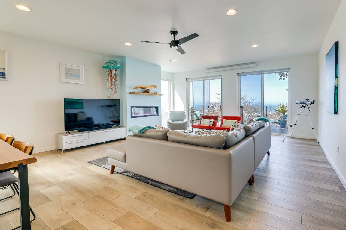 150 M² Apartment ∙ 3 Bedrooms ∙ 6 Guests - Depoe Bay, OR