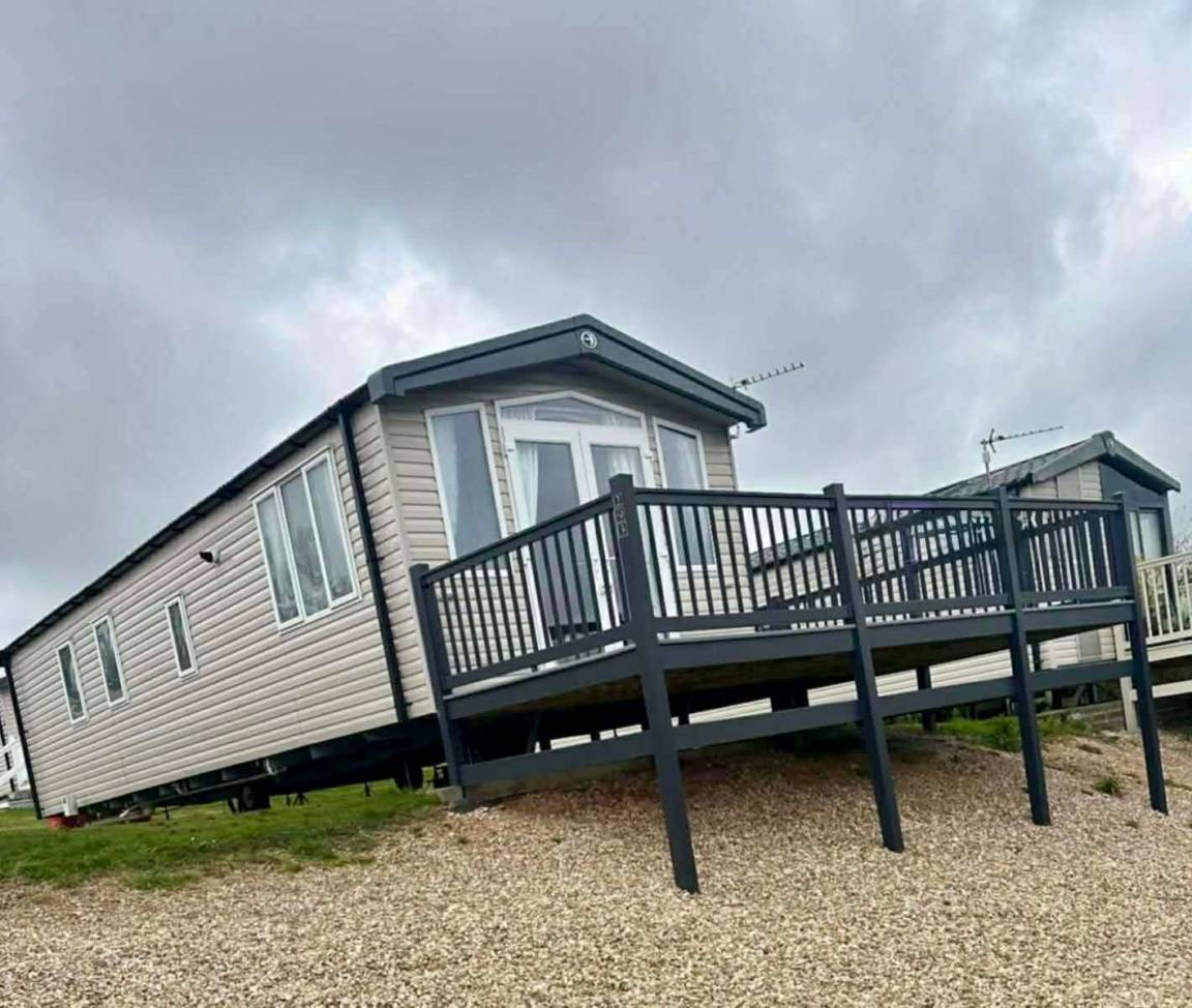 65 M² Cabin ∙ 2 Bedrooms ∙ 4 Guests - Torquay, UK