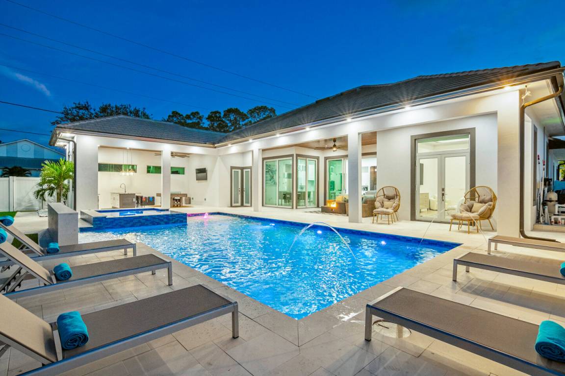 279 M² House ∙ 4 Bedrooms ∙ 12 Guests - Bonita Springs, FL
