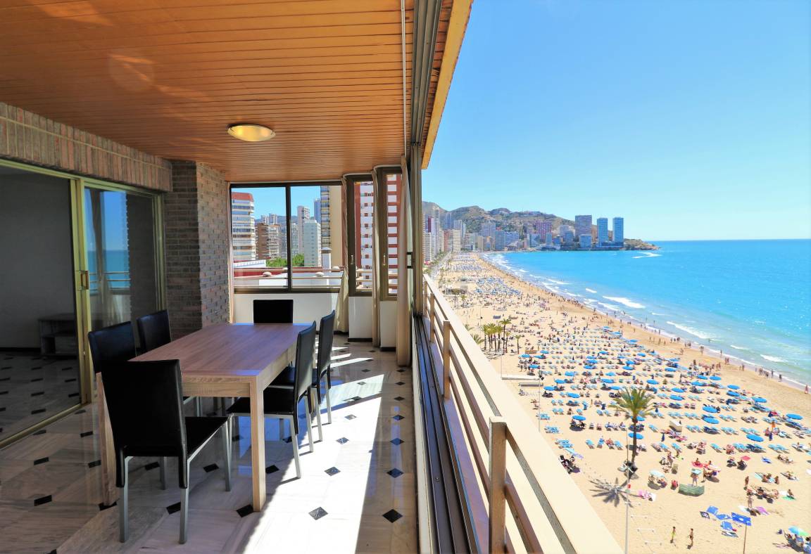 197 M² Apartment ∙ 4 Bedrooms ∙ 8 Guests - Benidorm