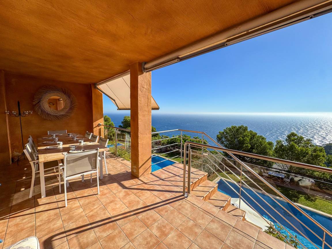 325 M² House ∙ 4 Bedrooms ∙ 8 Guests - Tamariu