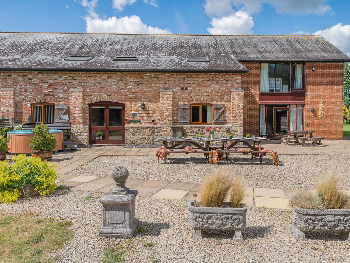 Cottage ∙ 5 Chambres ∙ 16 Personnes - Wiltshire