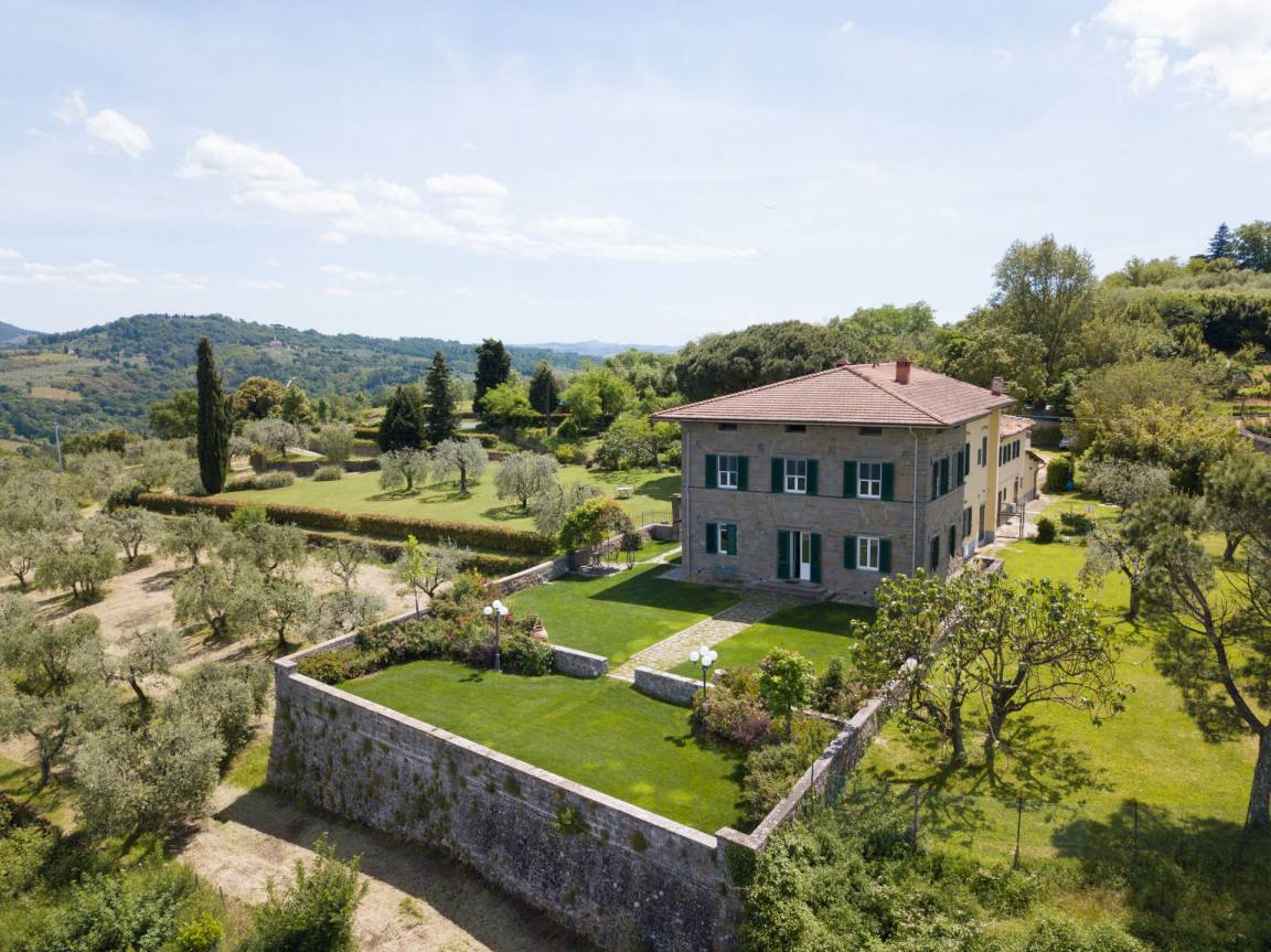 1000 M² Villa ∙ 7 Habitaciones ∙ 15 Huéspedes - Prato