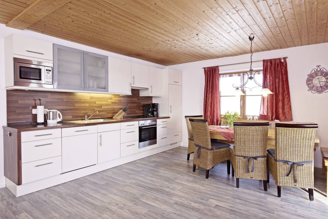 105 M² Ferienwohnung ∙ 4 Schlafzimmer ∙ 7 Gäste - Chiemsee